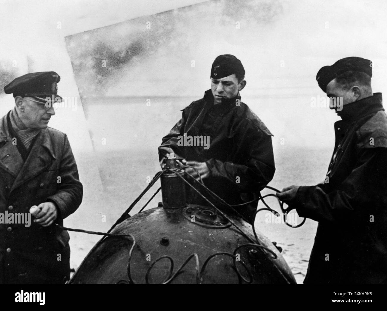 Ww2 mine hi-res stock photography and images - Alamy