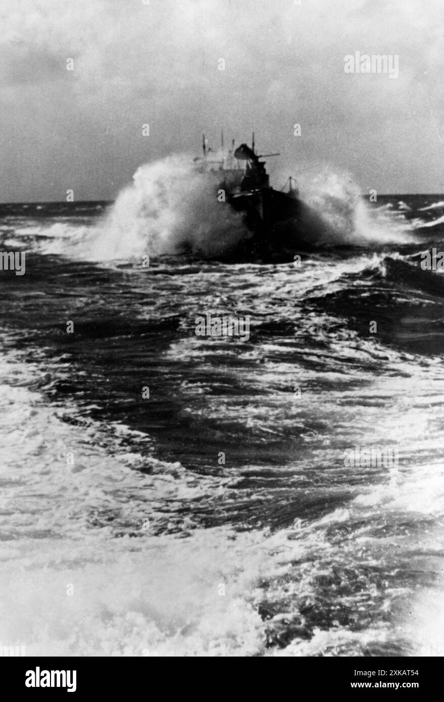 German minesweeper during an operation. Photo: Feitel. [automated ...