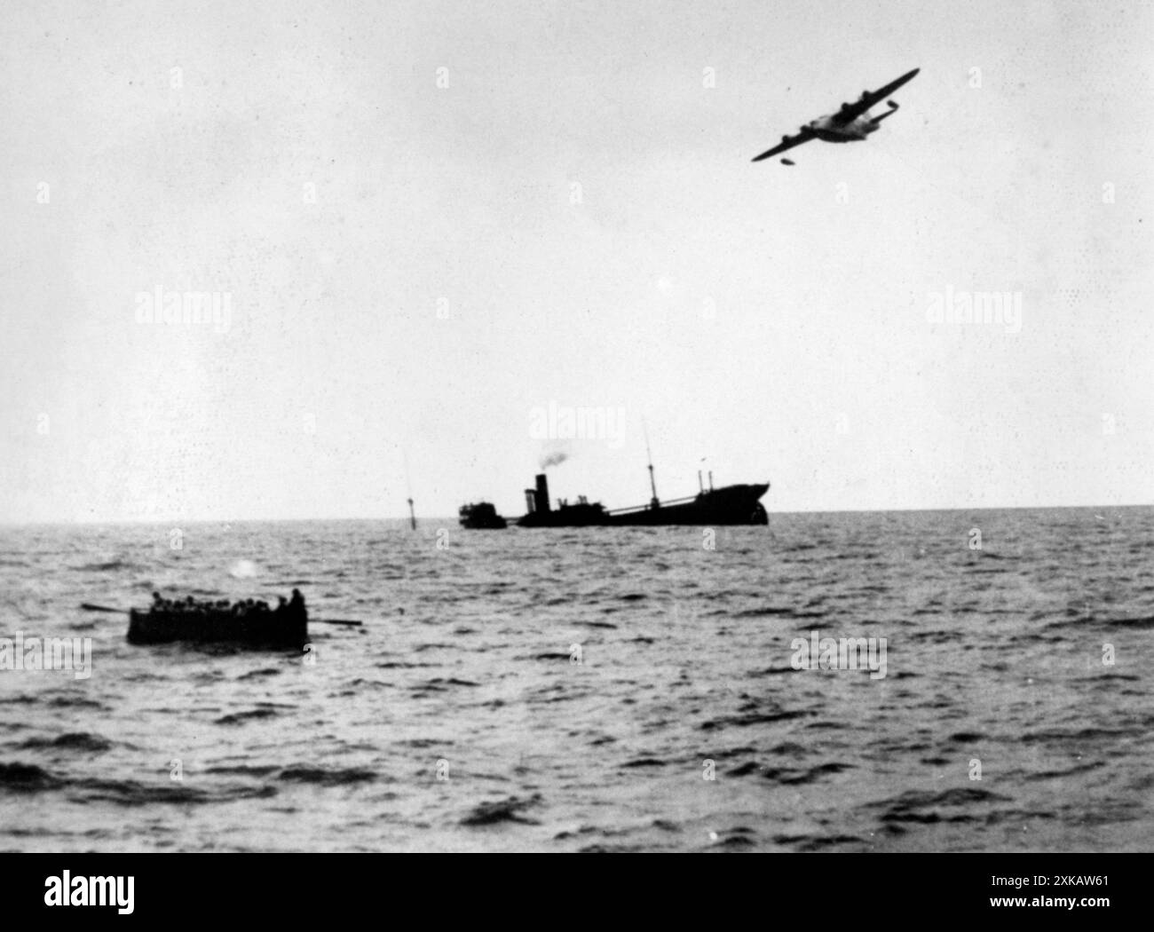 Sinking ship in sea Black and White Stock Photos & Images - Alamy