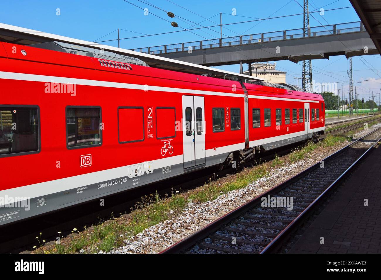 DB Deutsche Bahn, Zug der Baureihe 440 von Passau nach München am ...