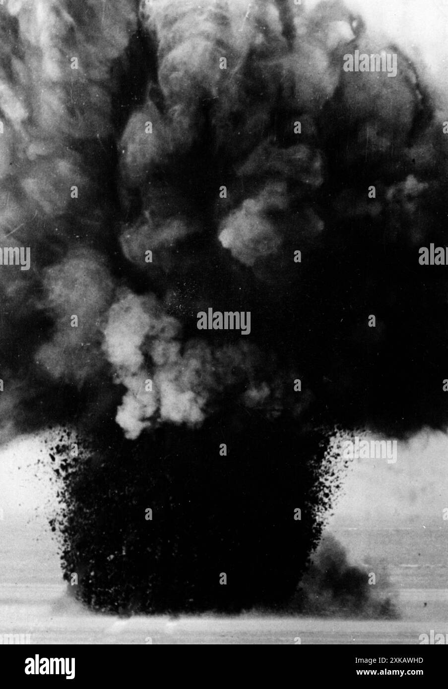 Ww2 mine hi-res stock photography and images - Alamy