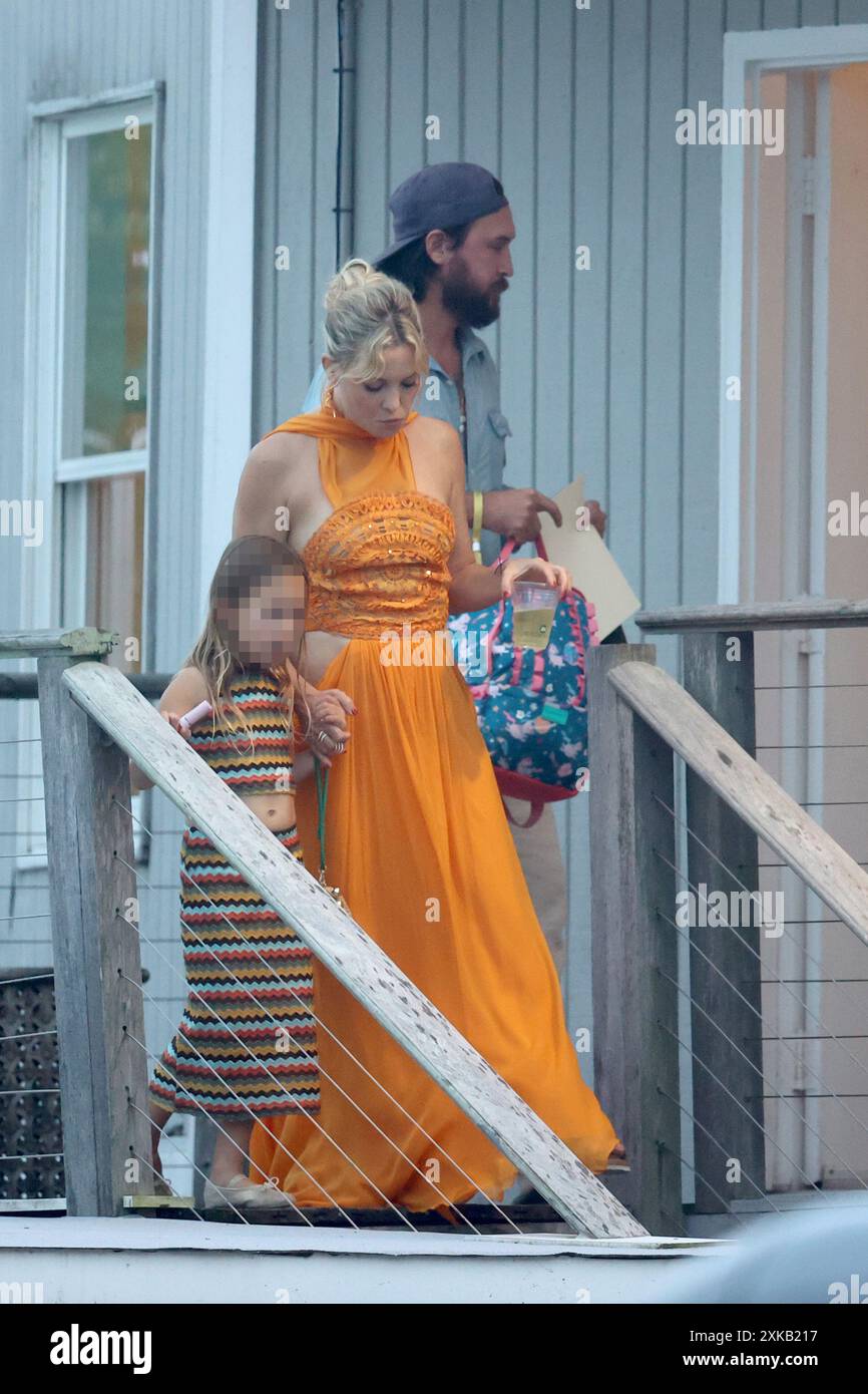 EXCLUSIVE **EXCLUSIVE ALL ROUNDER**Kate Hudson and partner Danny ...
