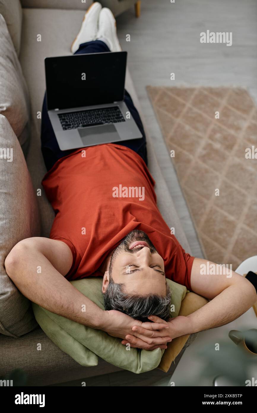 Workday nap hi-res stock photography and images - Alamy