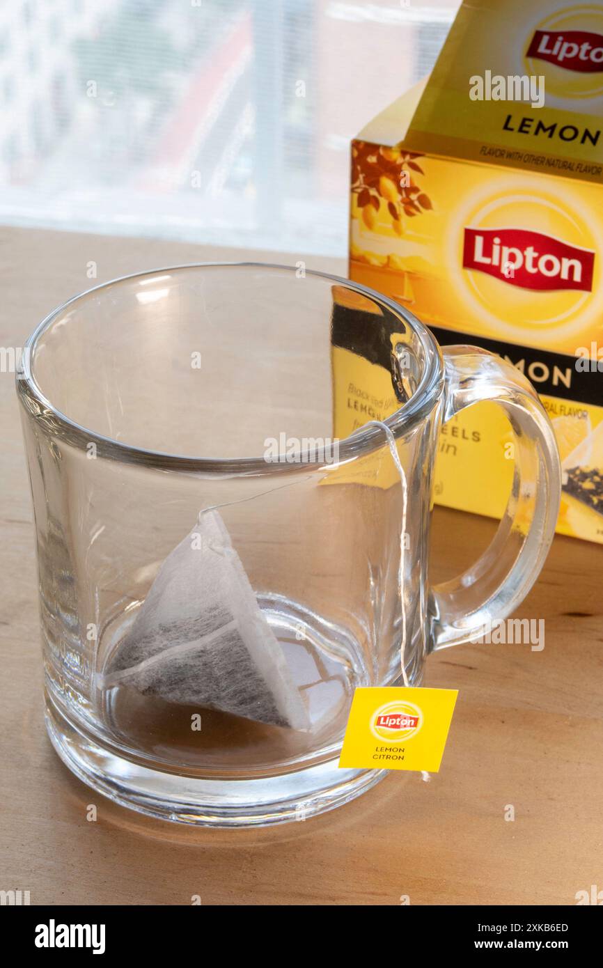 Clear Glass Mug with Lipton pyramid teabag, USA Stock Photo - Alamy