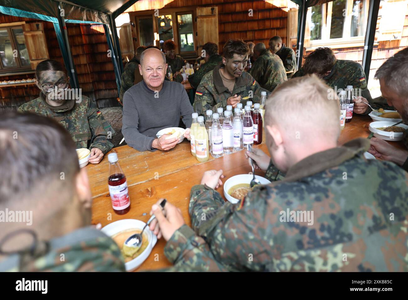 22 July 2024, Bavaria, Schneizlreuth: Federal Chancellor Olaf Scholz (M ...