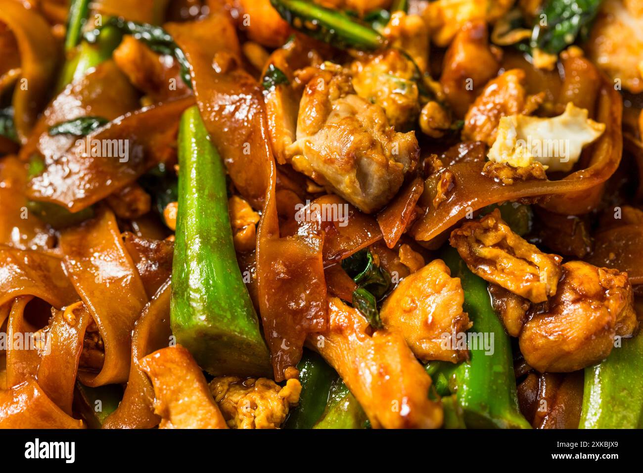 Pad see ew noodles lunch hi-res stock photography and images - Alamy