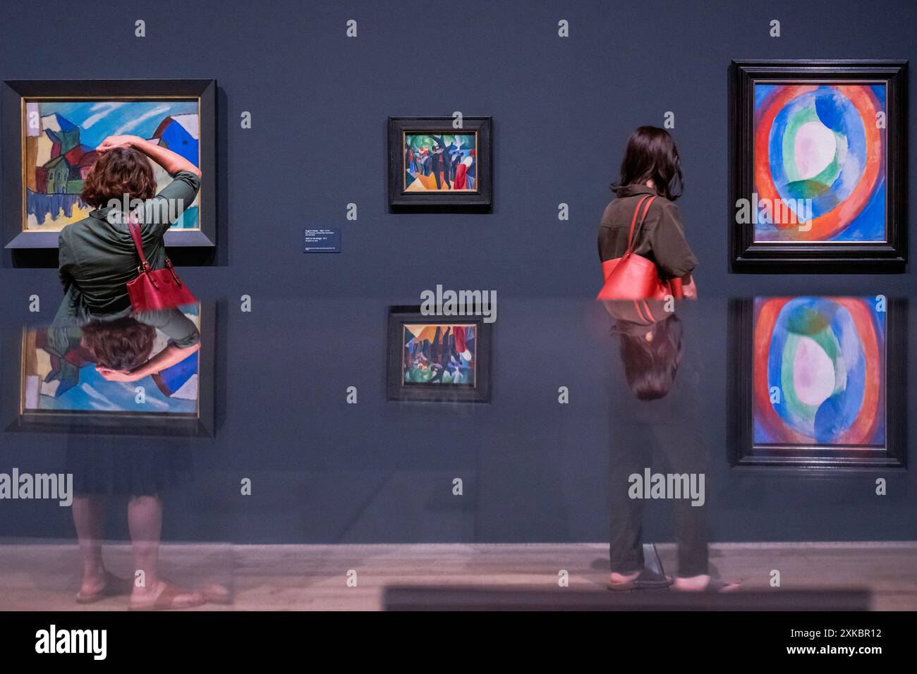 Robert Delaunay, Circular Shapes, Moon no.1, 1913, with Gabriele Munter ...