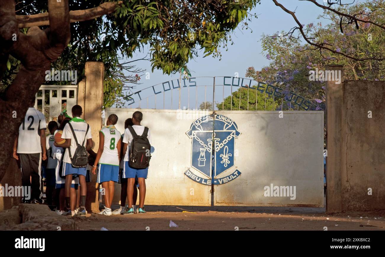 Secondary gate hi-res stock photography and images - Alamy