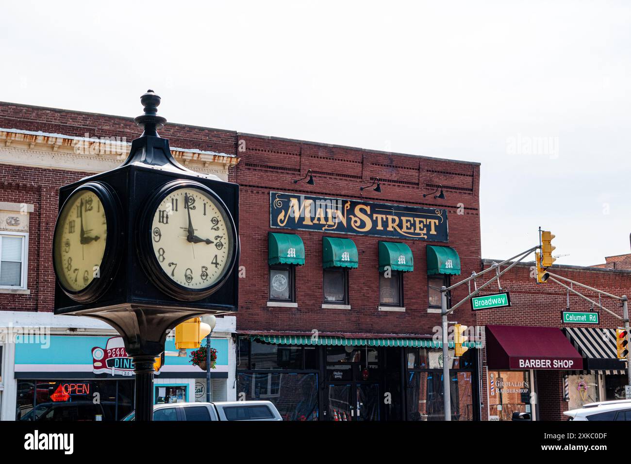 Downtown Chesterton, Indiana by town clock and businesses Stock Photo ...