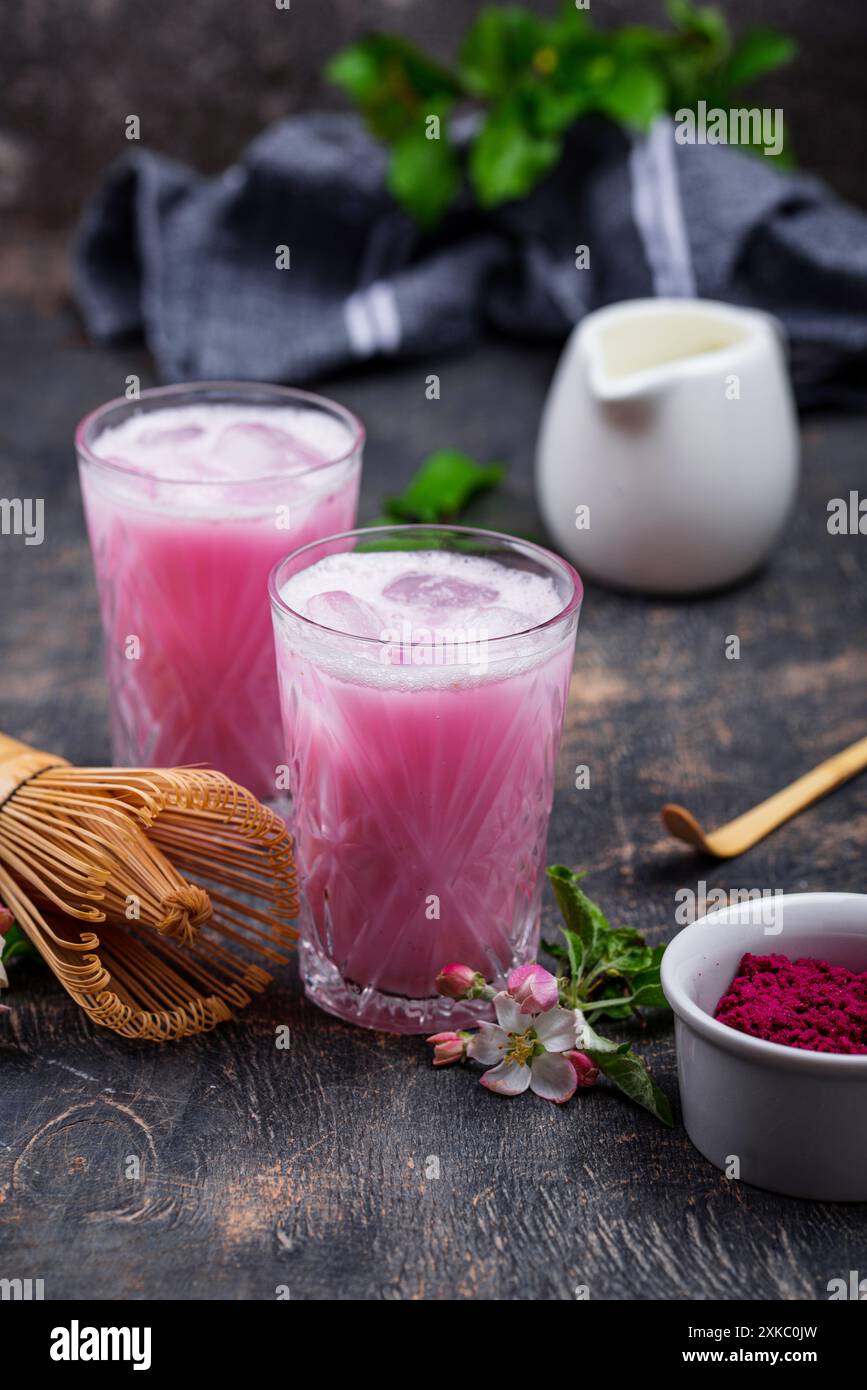 Ice red velvet latte hi-res stock photography and images - Alamy