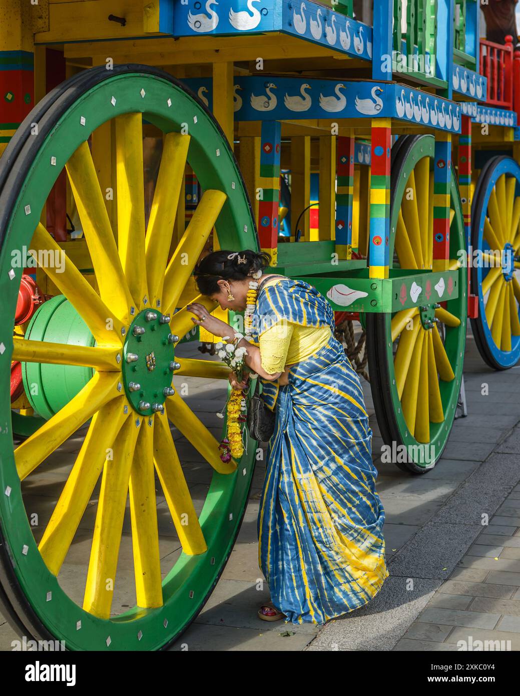 Worshipping at the Ratha-Yatra Carnival of Chariots in London Stock ...