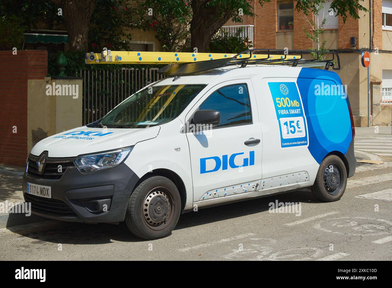 Digi van hi-res stock photography and images - Alamy