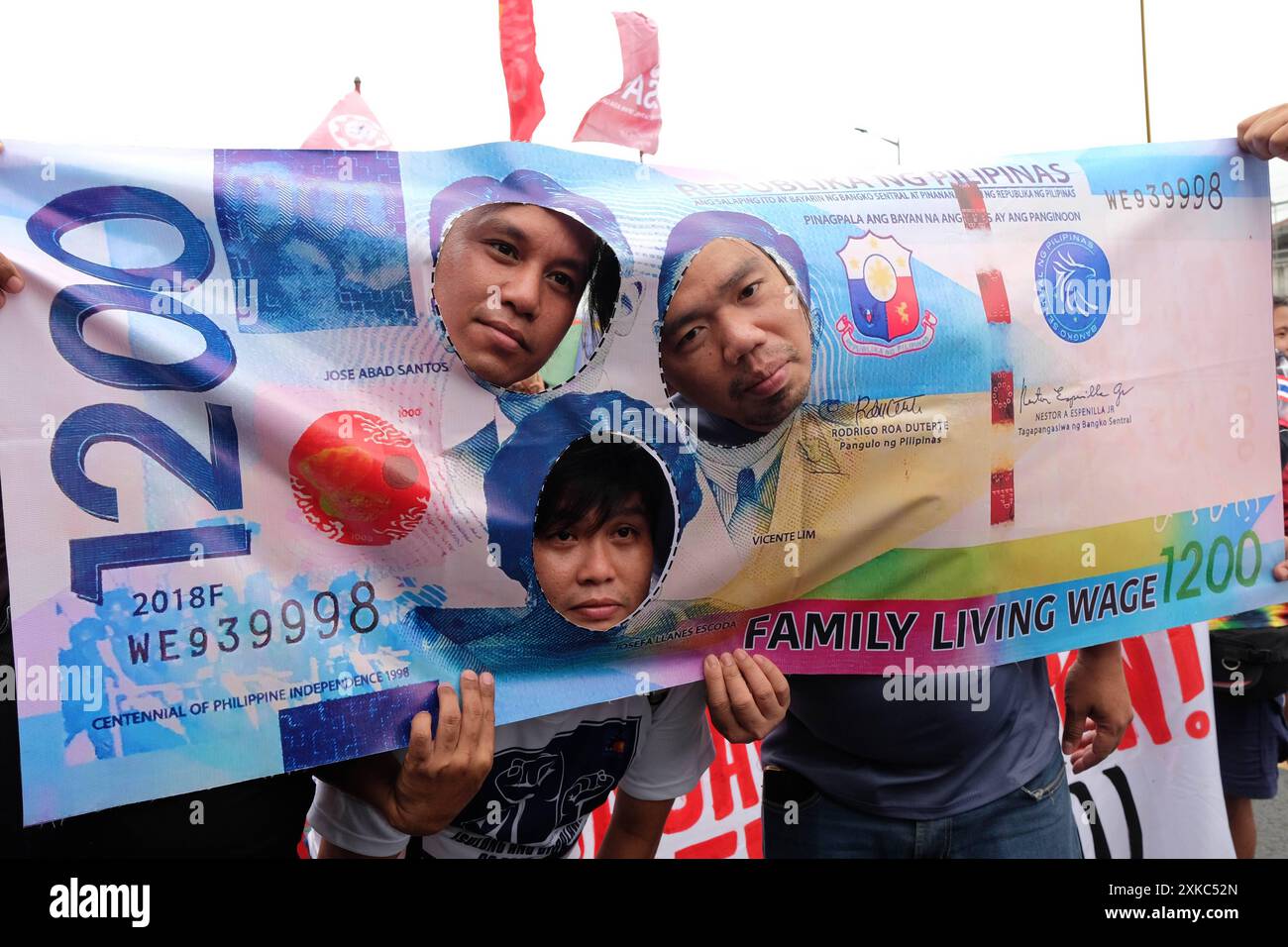 Filipino progressive groups gather on Commonwealth Avenue, Quezon City ...