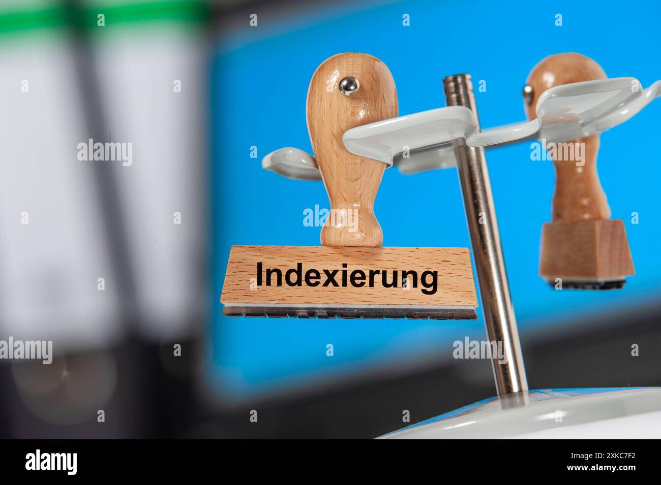 Indexierung Ein Holzstempel ist beschriftet mit dem Aufdruck ...