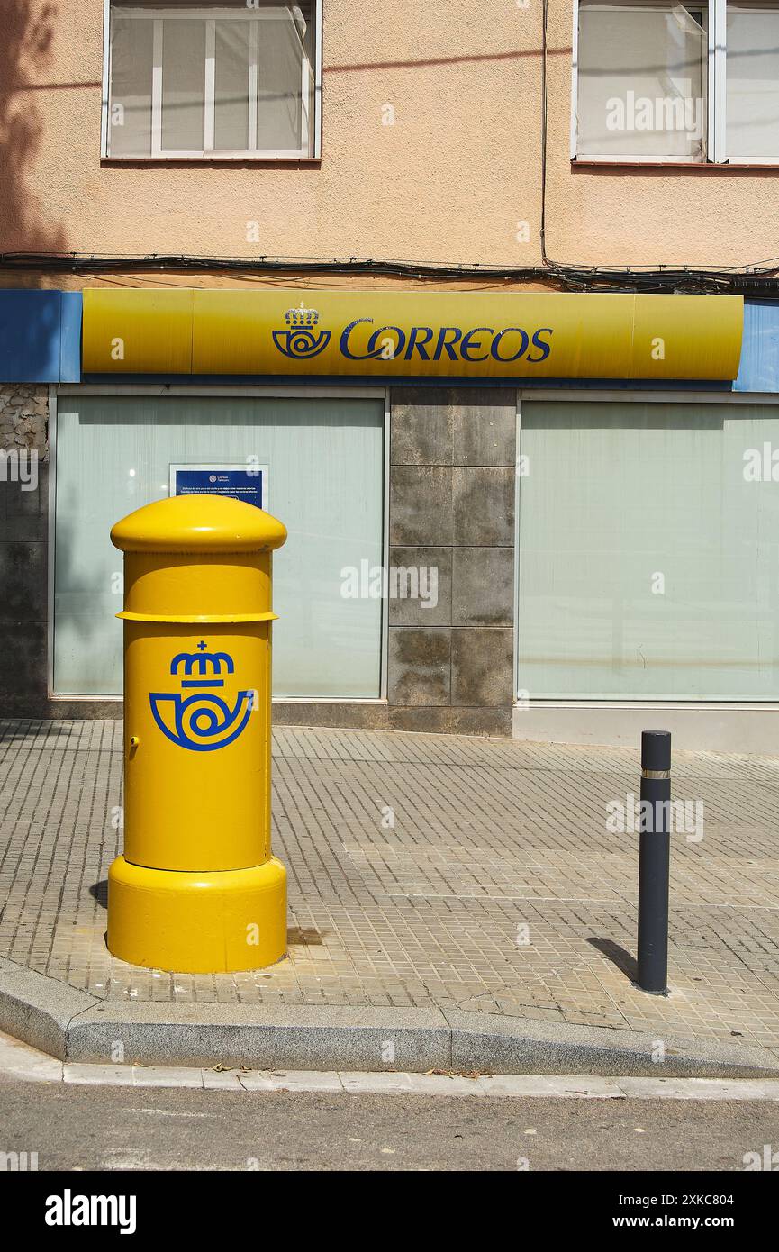 Reliable everyday service hi-res stock photography and images - Alamy