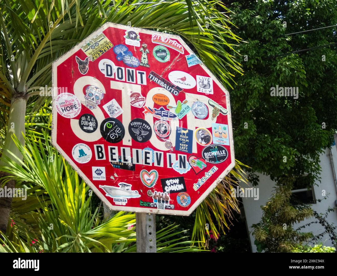 Caribbean road sign hi-res stock photography and images - Alamy