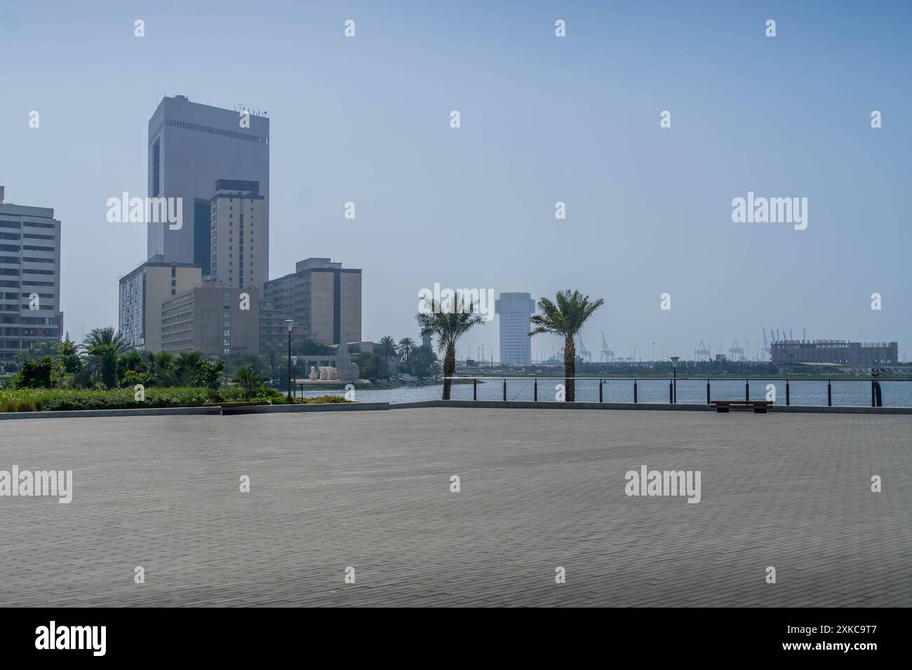The palms and promenade (Corniche) at Jeddah waterfront, Saudi Arabia ...