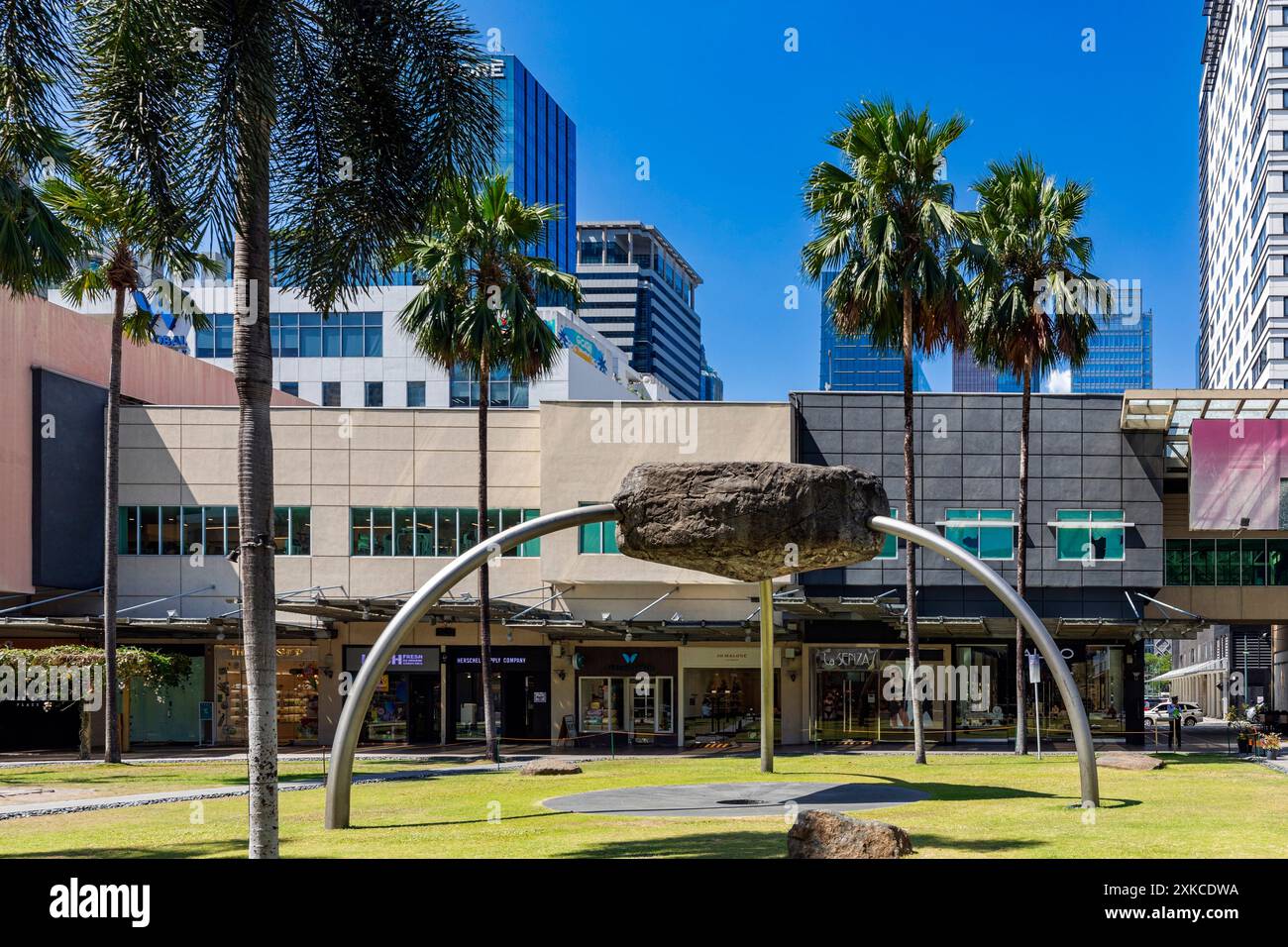 Hanging Rock, Bonifacio Global City High Street, BGC, Manila ...