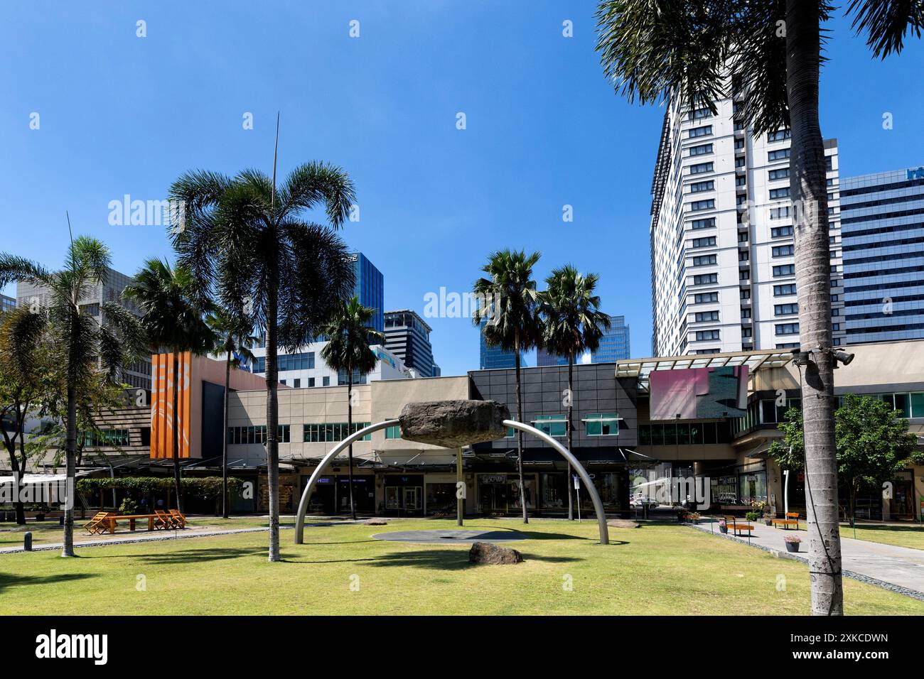 Hanging Rock, Bonifacio Global City High Street, BGC, Manila ...