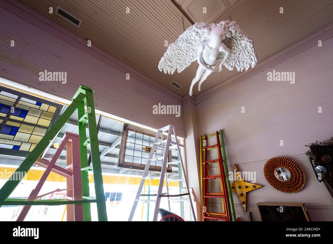 S.D. Meadows Folk Art Gallery in Palestine, Illinois, USA. Meadows' art ...