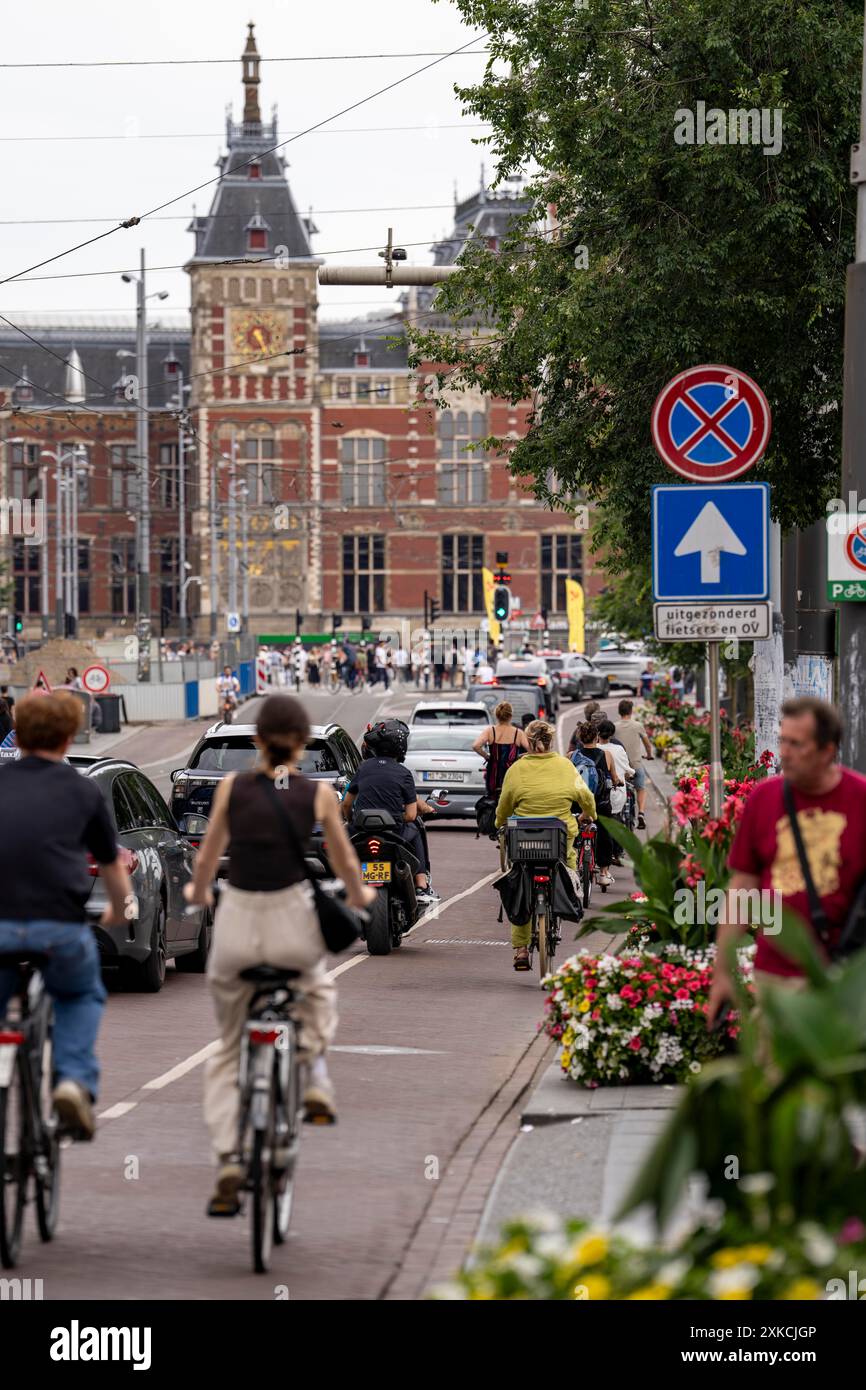 Netherlands cyclist lane hi-res stock photography and images - Alamy
