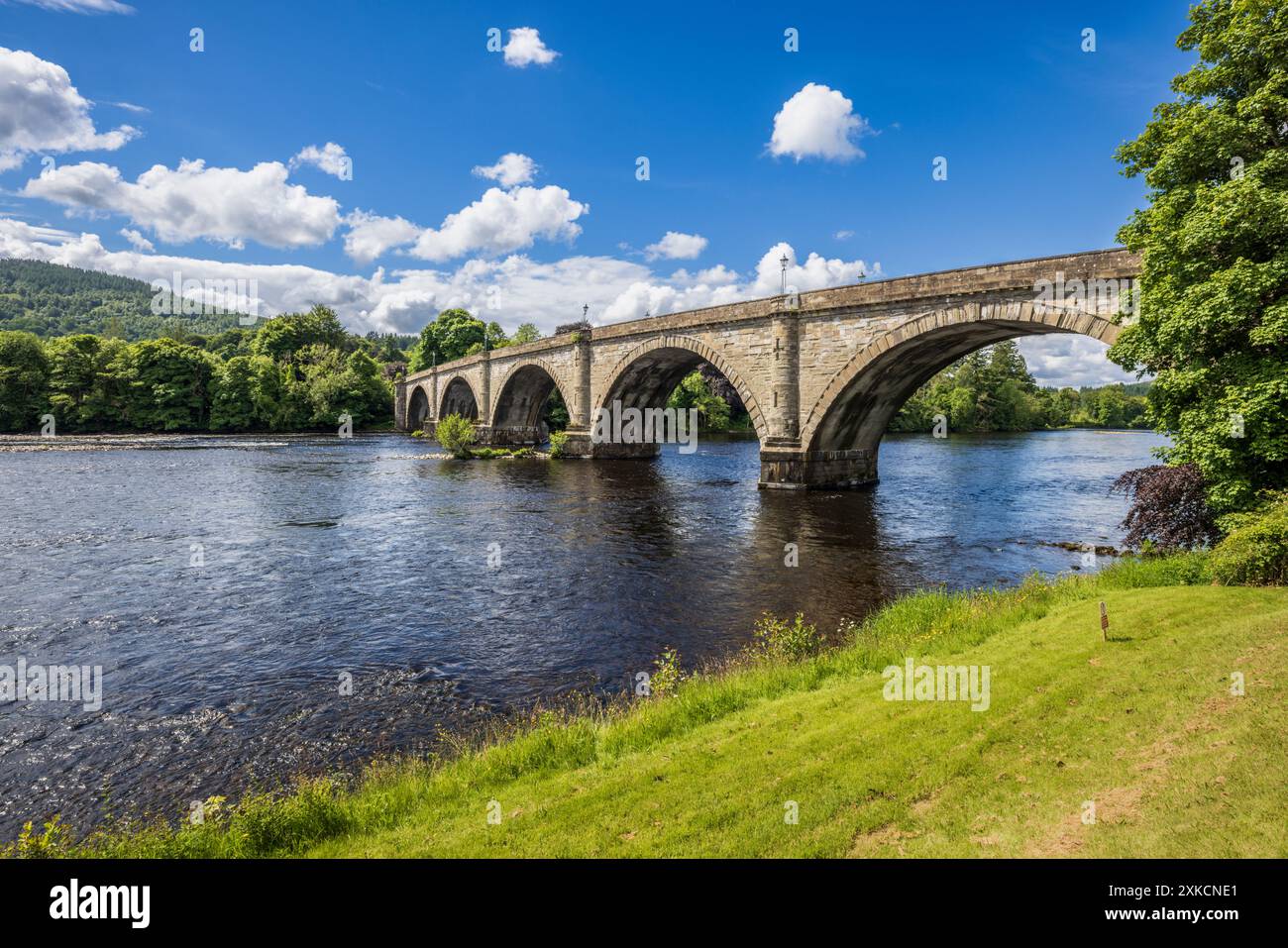 Dunkeld bridge hi-res stock photography and images - Alamy