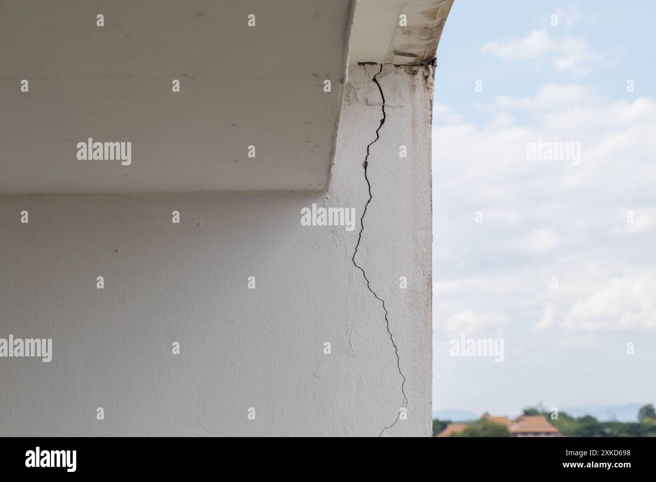 High-rise building structure wall cracks due to non-standard ...