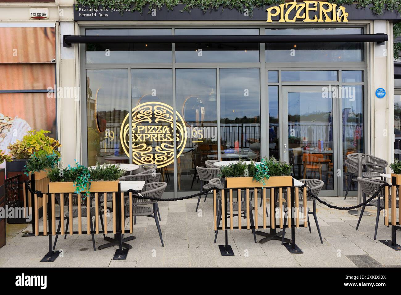 Restaurant Cardiff Bay - Pizza Express pizzeria curved frontage and ...