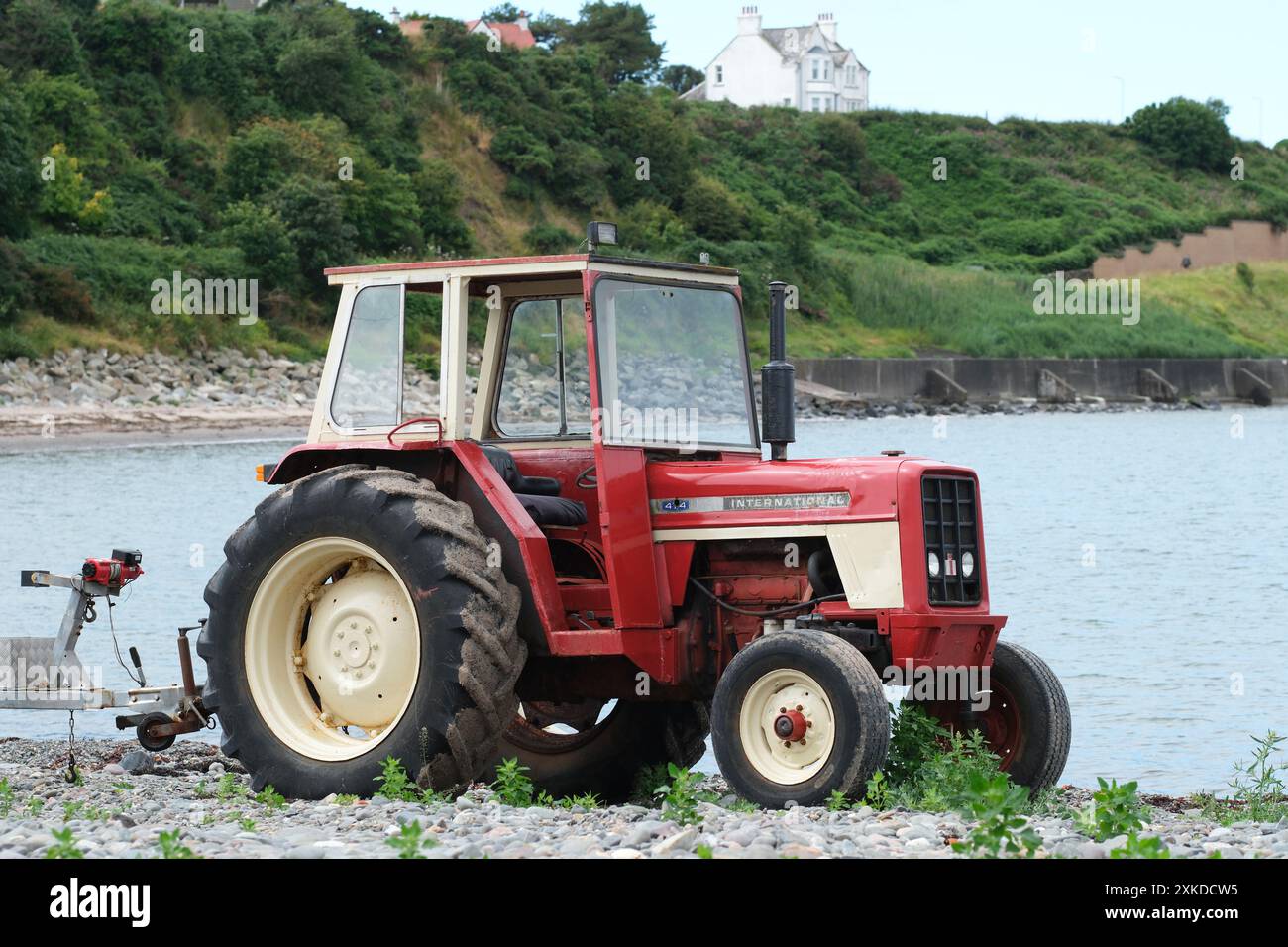 International Harvester 474 tractor ( built 1972-1974 ) on the beach at Drummore Galloway ...