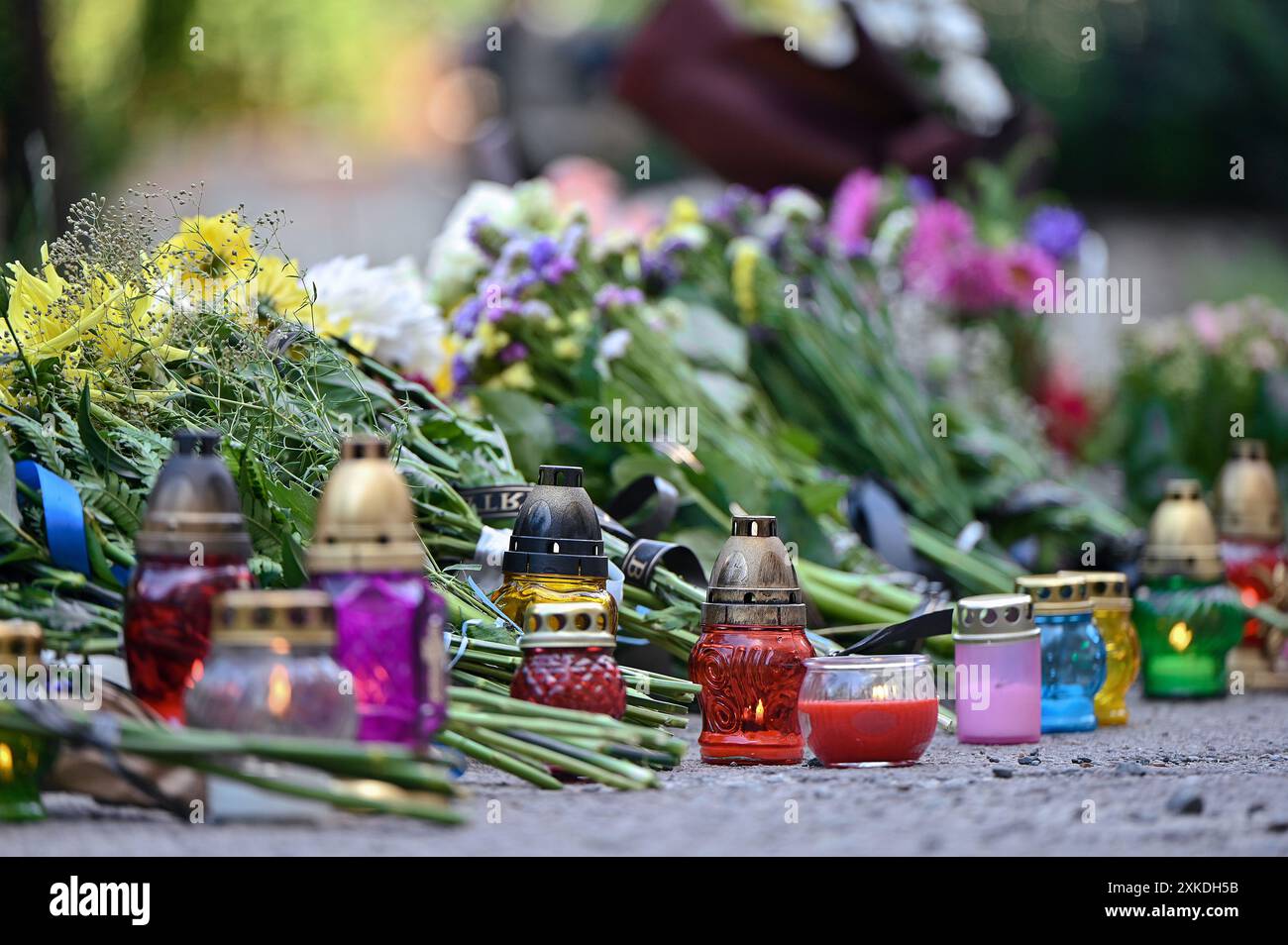Non Exclusive: LVIV, UKRAINE - JULY 20, 2024 - Flowers and vigil ...