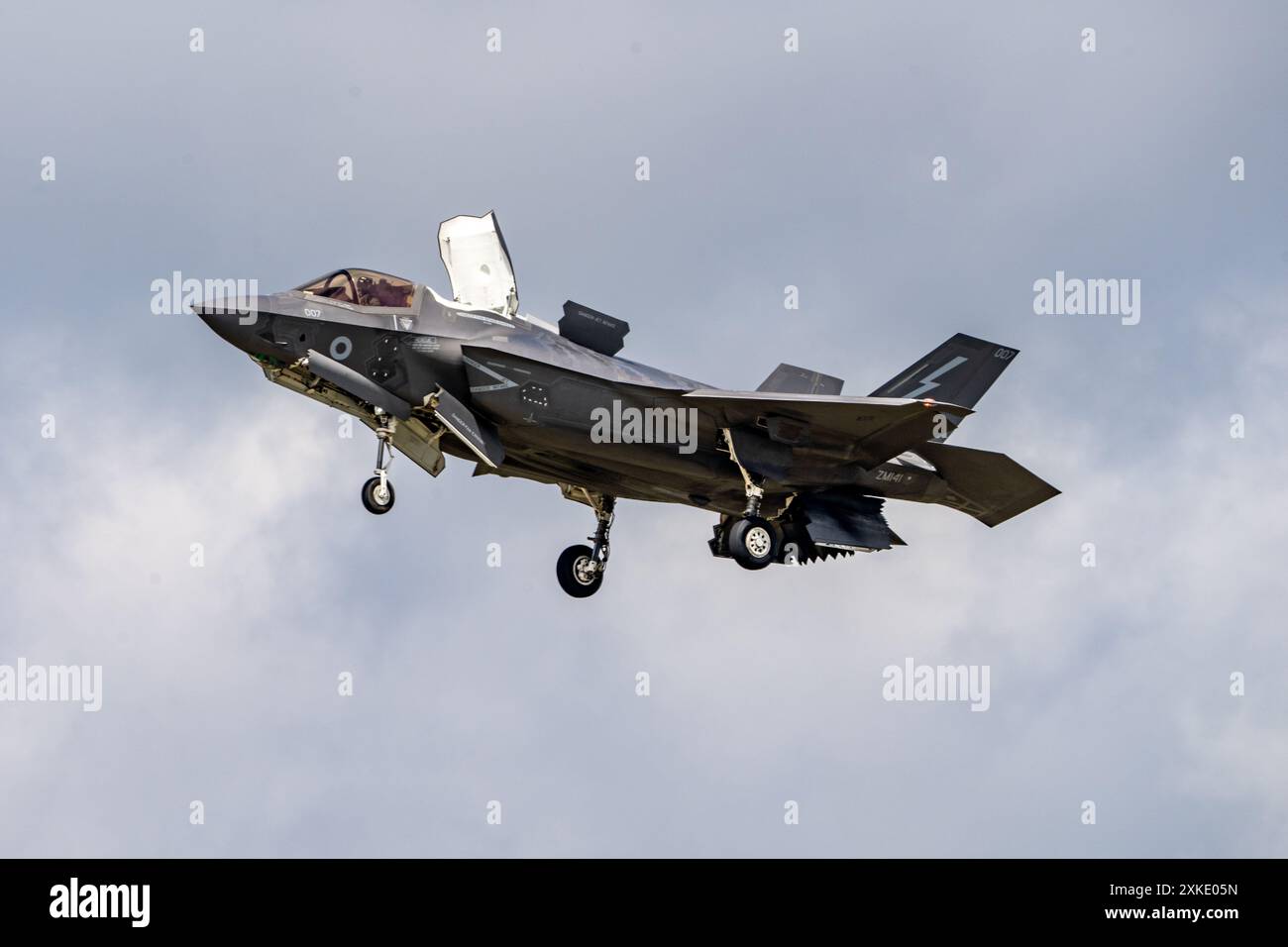 Farnborough, Hampshire - July 22nd 2024: Farnborough International Airshow Monday RAF F35 ZM141 ...