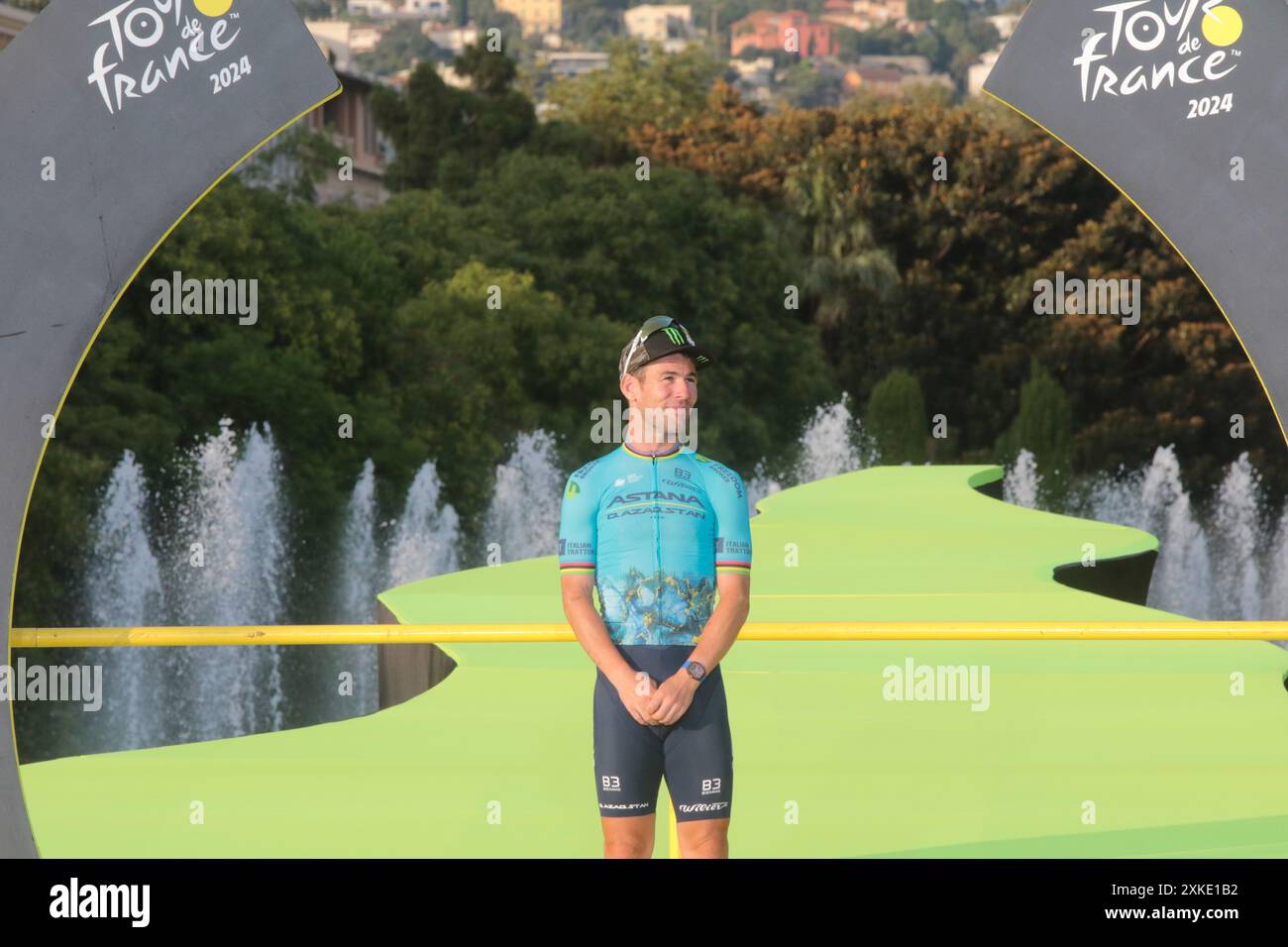 Mark Cavendish completes final Tour de France with Time Trial in Nice ...