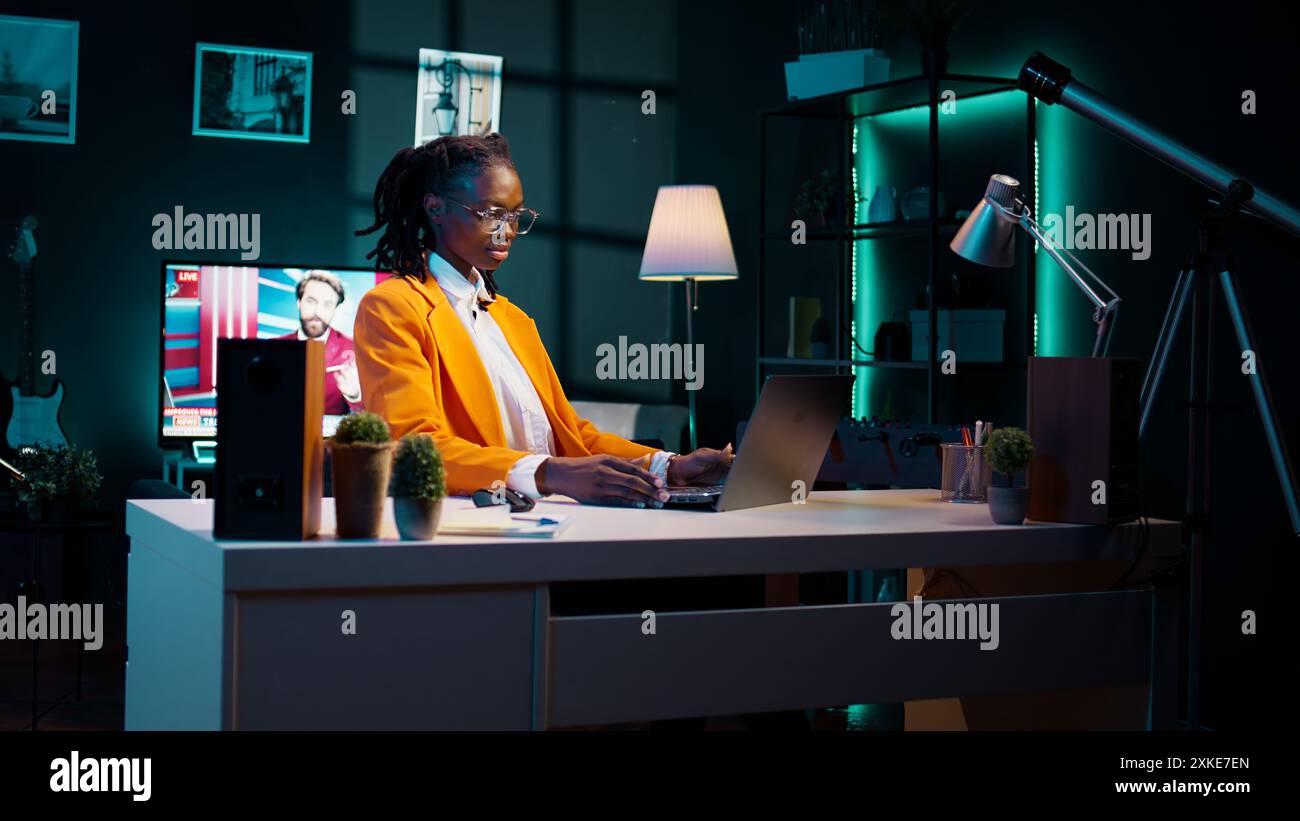 Digital libraries hi-res stock photography and images - Alamy