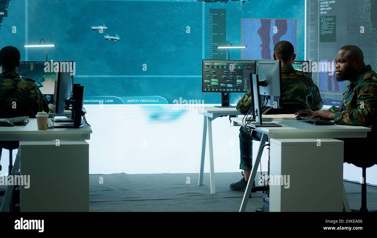 American military information processing hi-res stock photography and images - Alamy