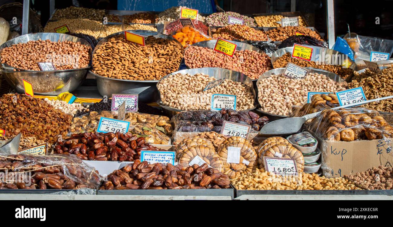 Herbs and spices shop at central market in athens hi-res stock ...