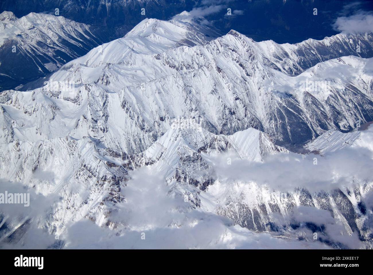 Jagged mountain top hi-res stock photography and images - Alamy