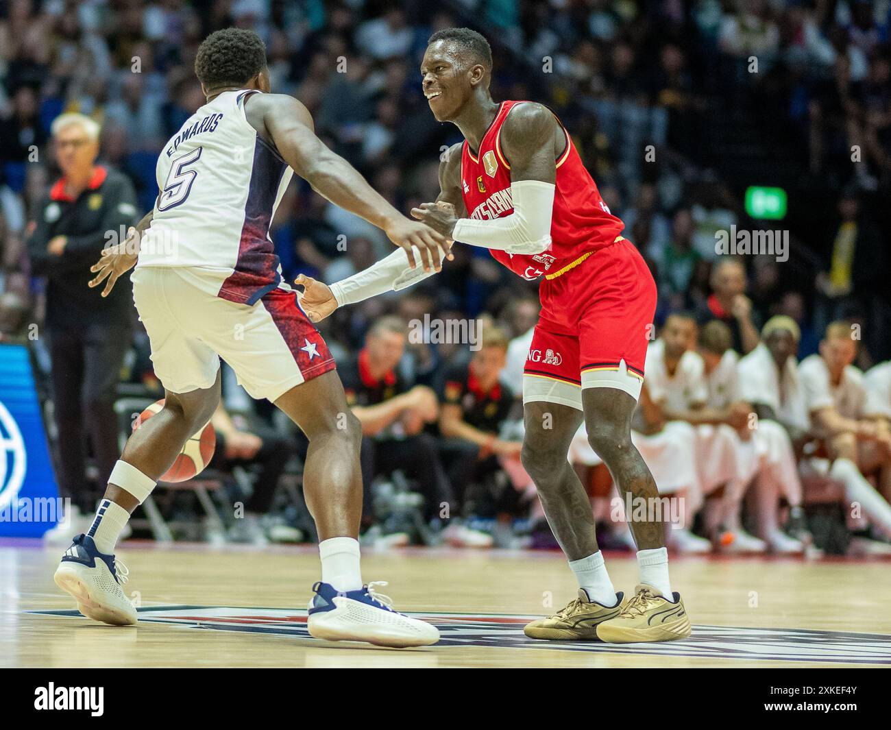 Anthony Edwards (USA, #05), Dennis Schroeder (Deutschland, #17), GBR ...