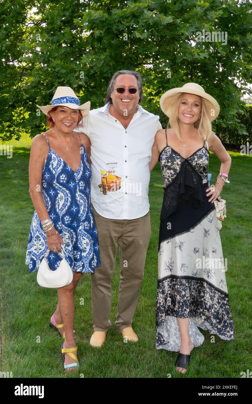 Carmen d'Alessio, Larry Wohl and Leesa Rowland attends Maria & Ken ...