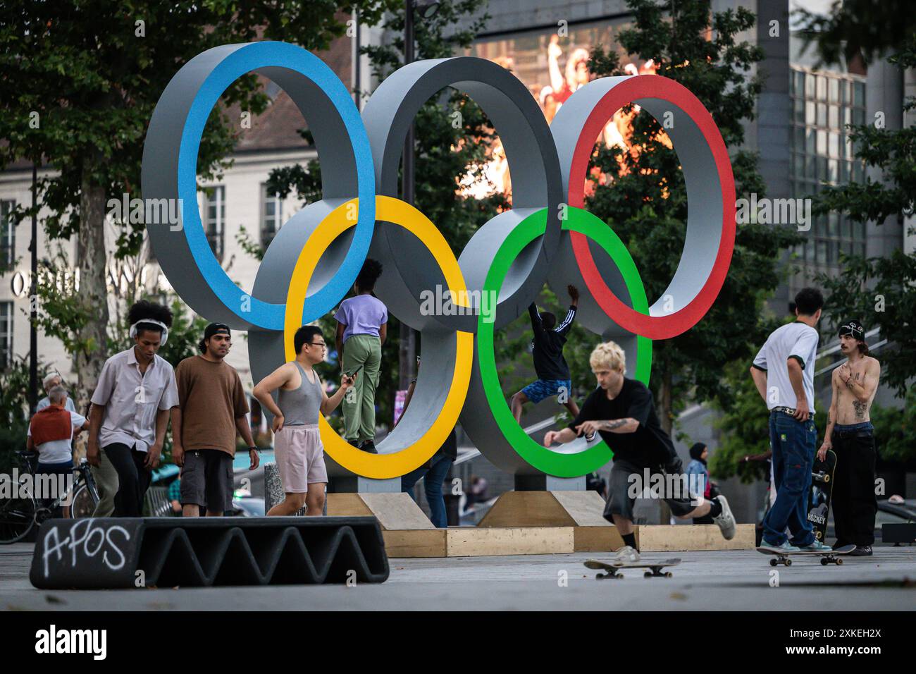 Paris, France. 22nd July, 2024. 240722 People in front of the Olympic ...