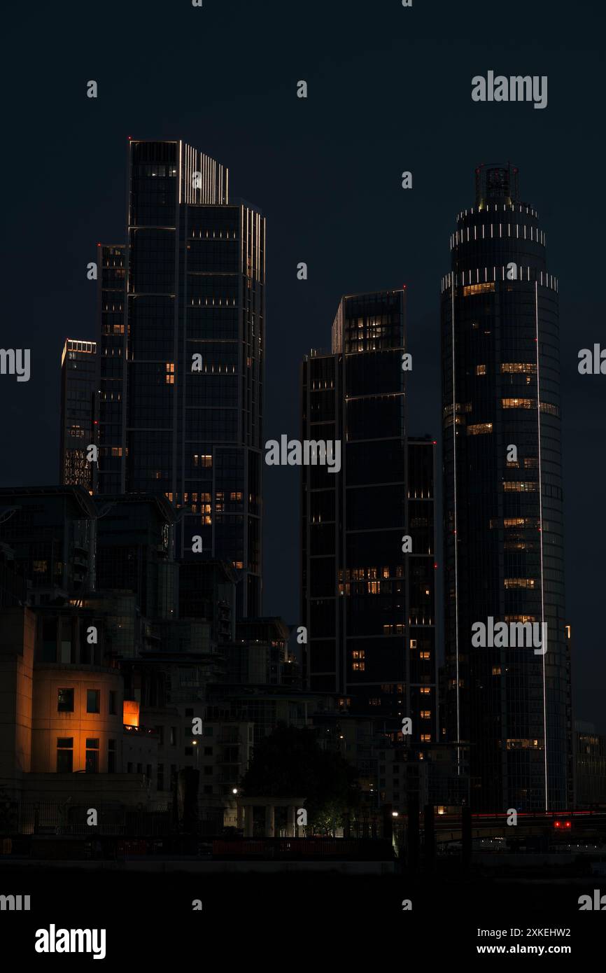 Mi6 building night hi-res stock photography and images - Alamy