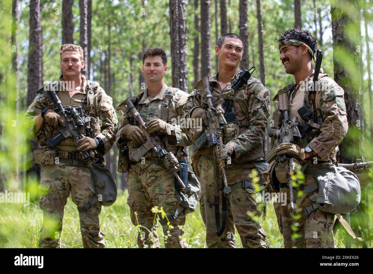 Oregon Army National Guard Soldiers from Task Force Guardian led by the ...