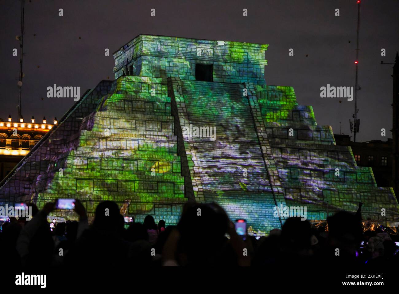 Piramide kukulkan chichen itza hi-res stock photography and images - Alamy