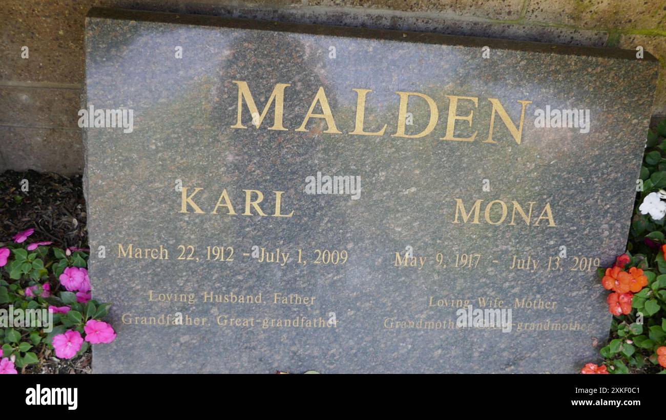 Los Angeles, California, USA 22nd July 2024 Actor Karl Malden Grave at ...