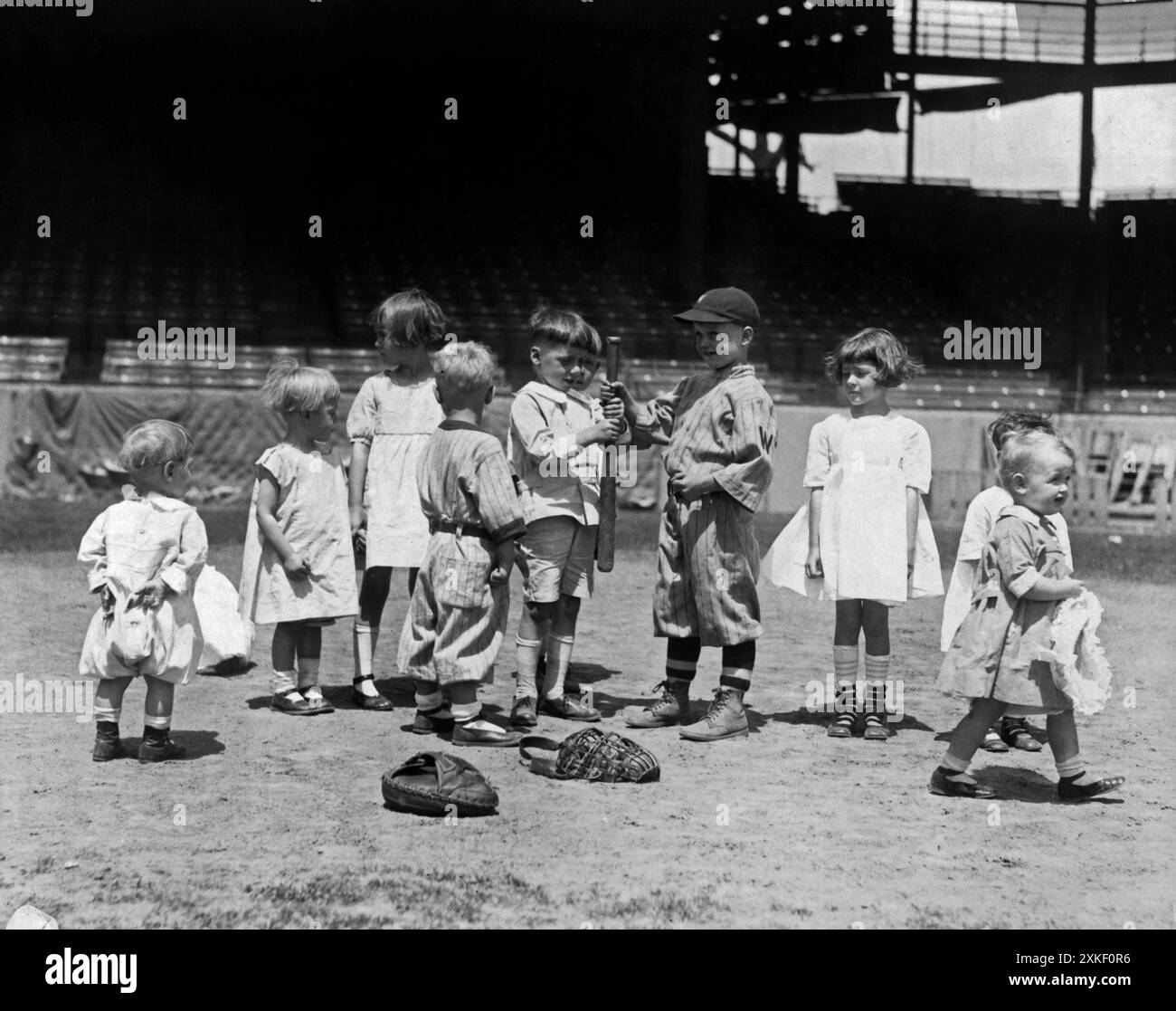 1920s baseball stadium Black and White Stock Photos & Images - Alamy