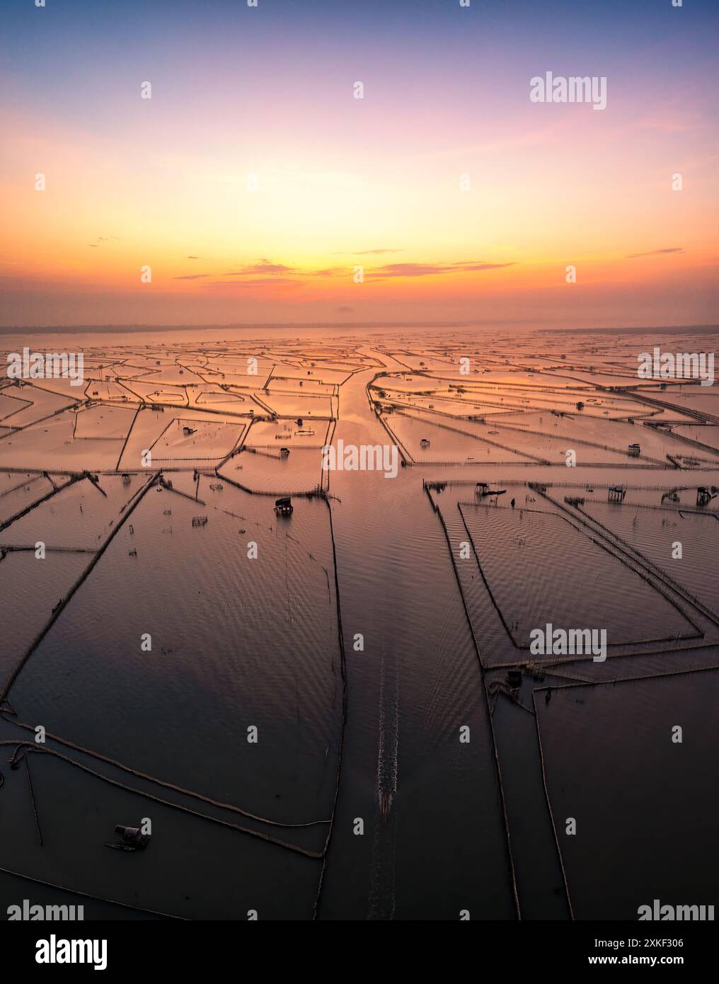 Chuon Lagoon, Hue belongs to the largest lagoon system in Vietnam ...