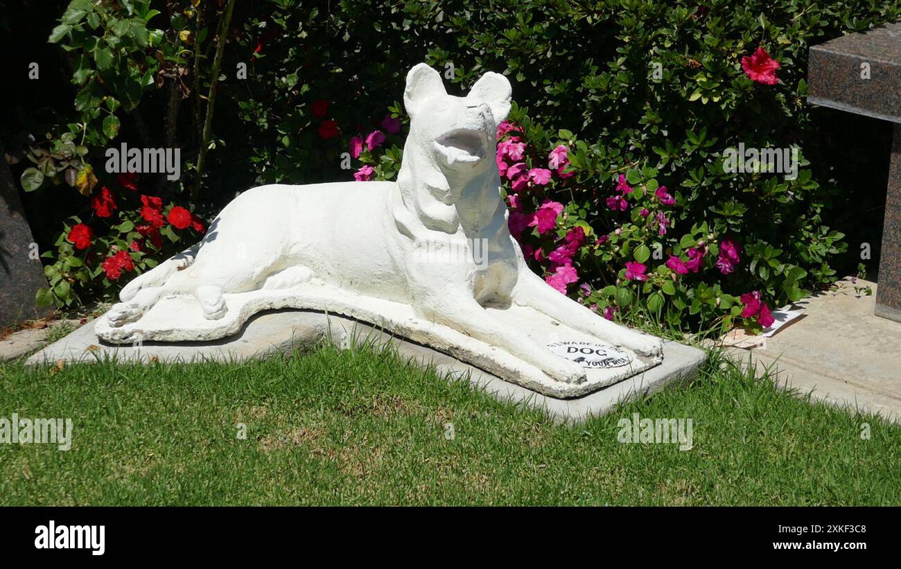 Los Angeles, California, USA 22nd July 2024 Sam Simon Grave at Pierce ...