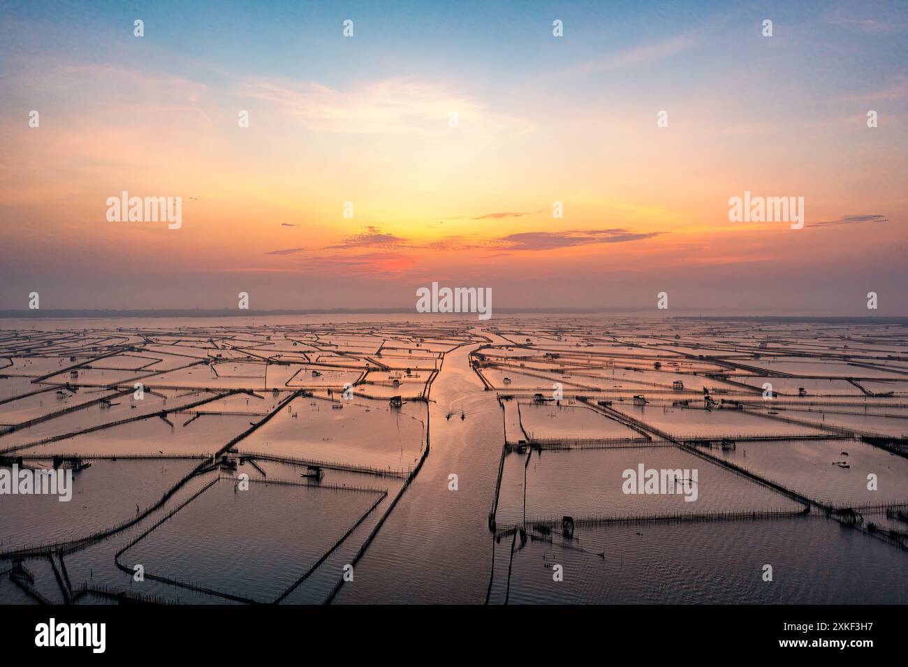 Chuon Lagoon, Hue belongs to the largest lagoon system in Vietnam ...