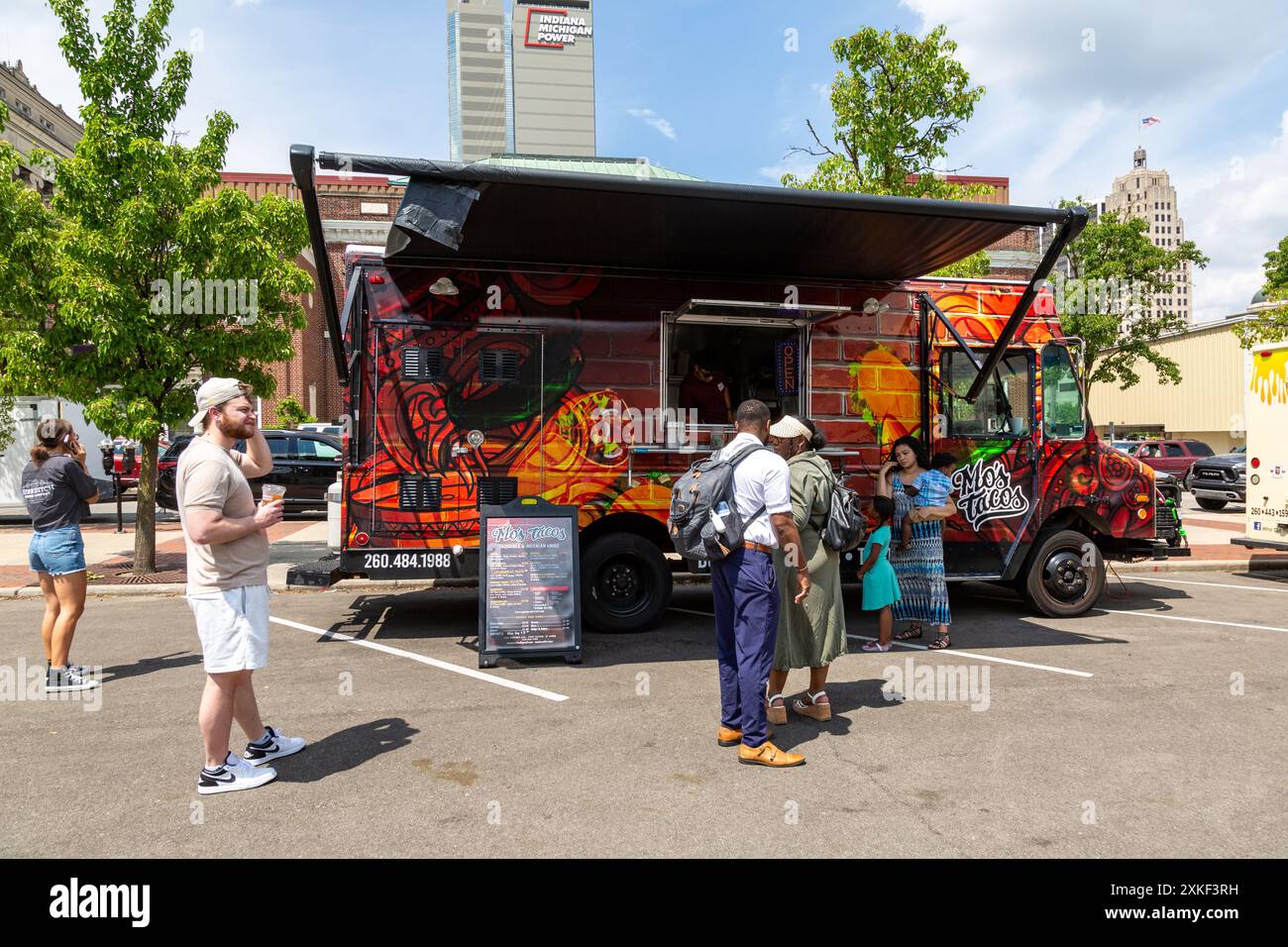 Mos tacos food truck hi-res stock photography and images - Alamy
