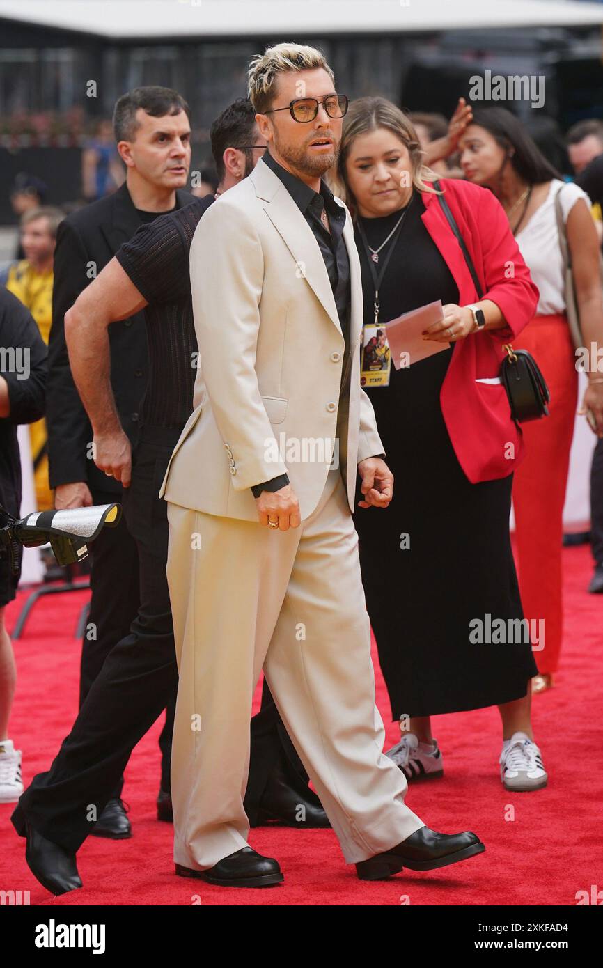 Deadpool wolverine everett hi-res stock photography and images - Alamy