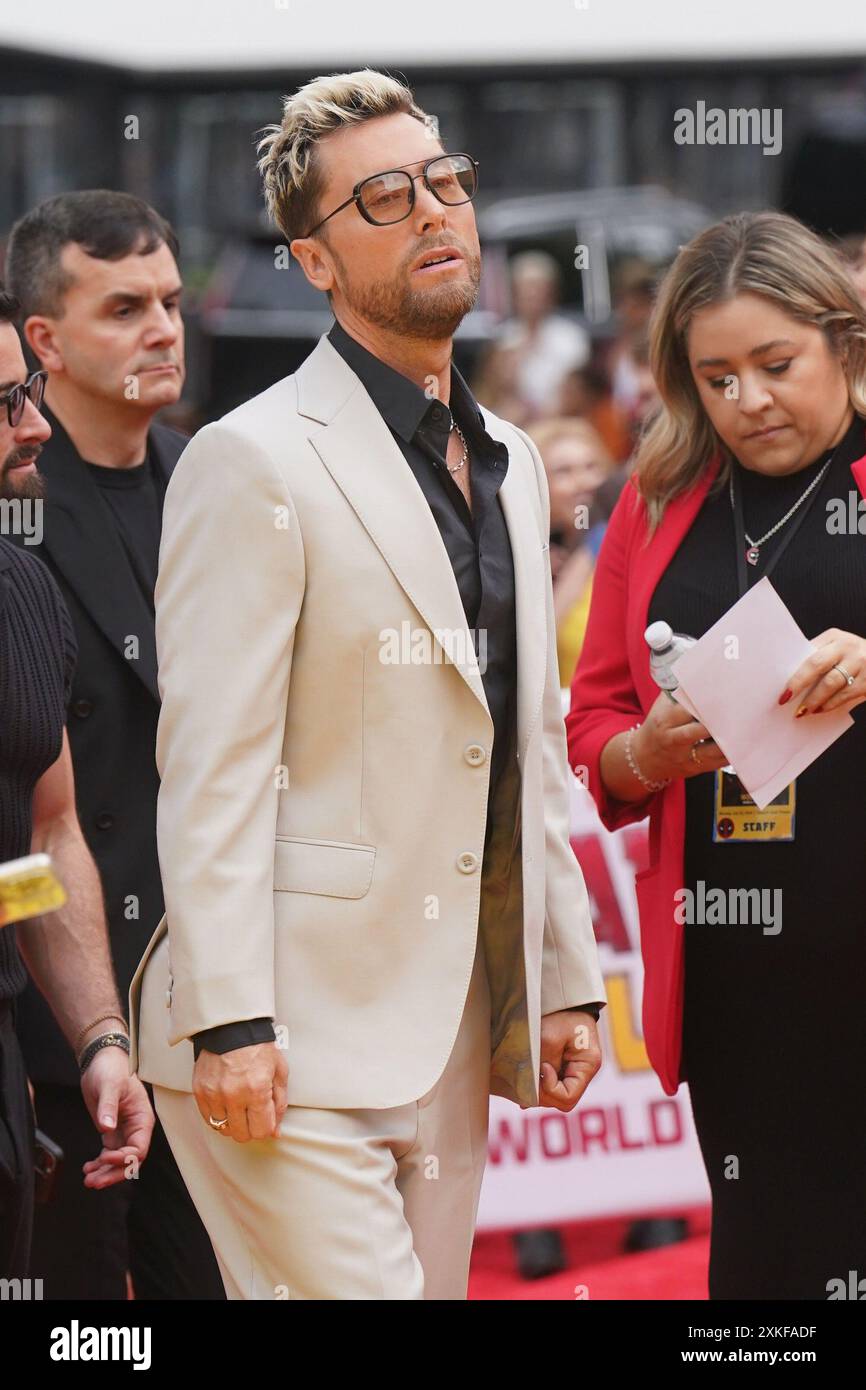 Deadpool wolverine everett hi-res stock photography and images - Alamy